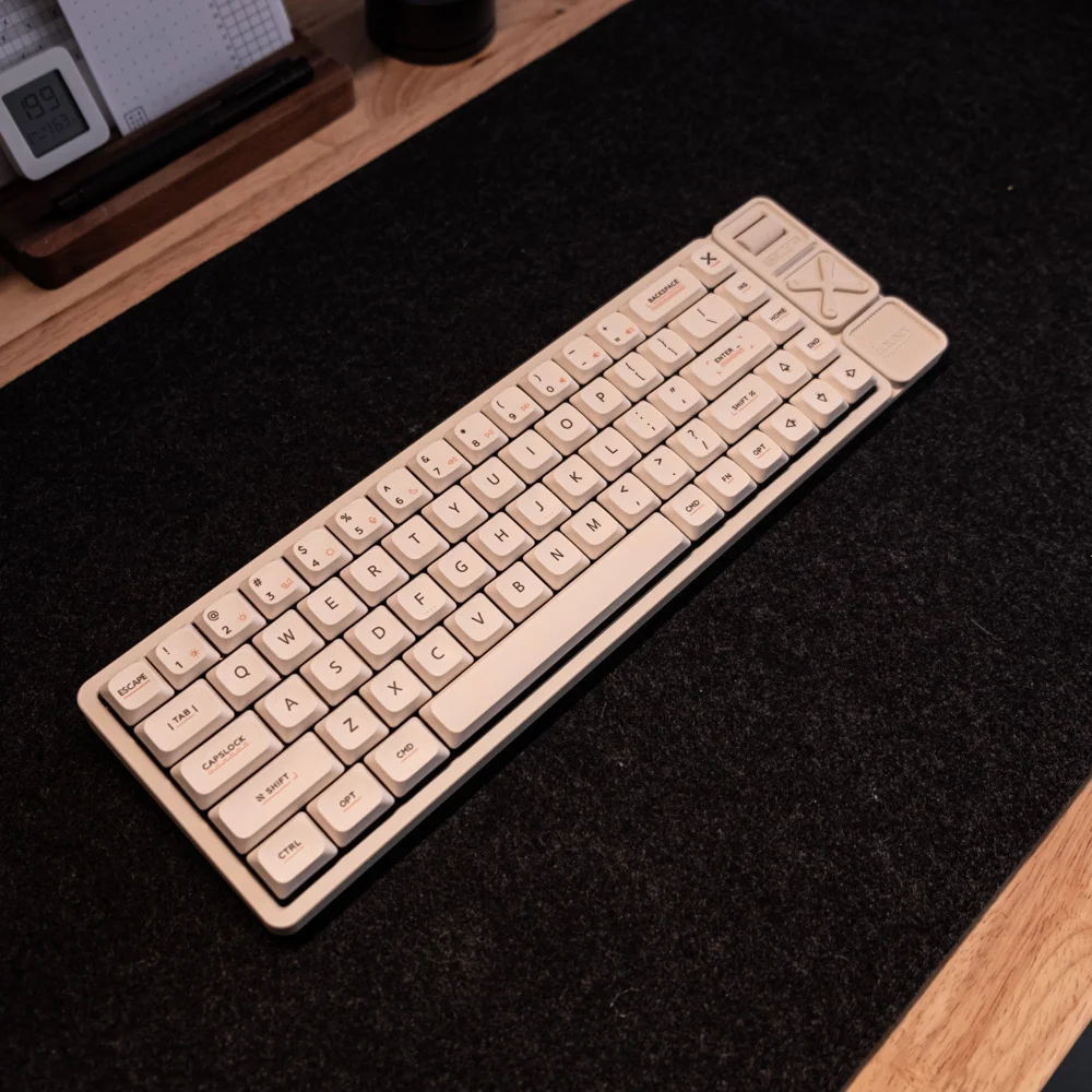 IQUNIX MG65 PRO - Minimal Desk Setups IQUNIX MG65 PRO - Minimal Desk Setups