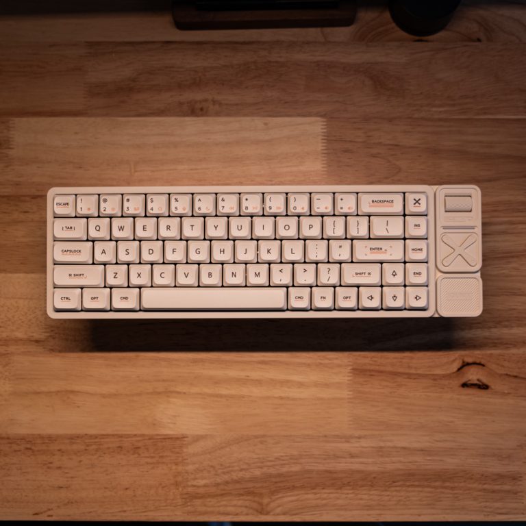 Iqunix Mg65 Pro Minimal Desk Setups